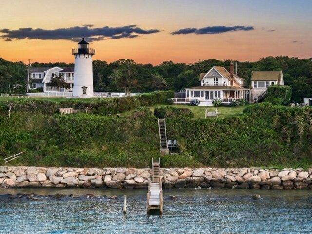 6 bedroom, Oak Bluffs MA 02557 104718345