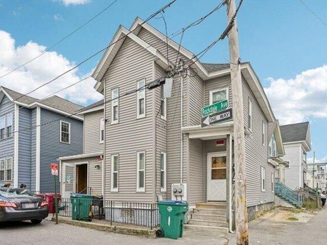 6 bedroom, Lowell MA 01854 LS101747788