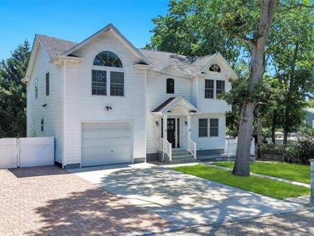 6 bedroom, Lake Grove NY 11755 104899122