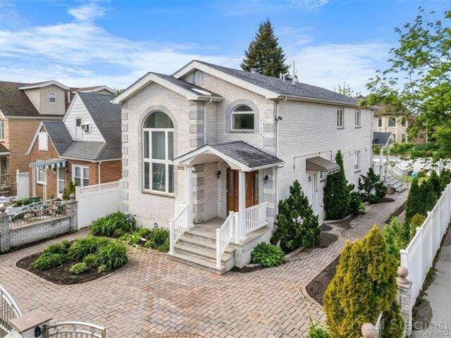 6 bedroom, Little Neck NY 11362 LS101801611