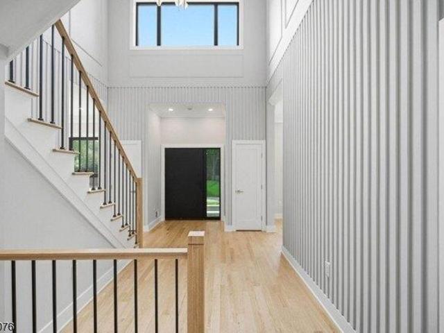 6 bedroom, Livingston NJ 07039 105127046