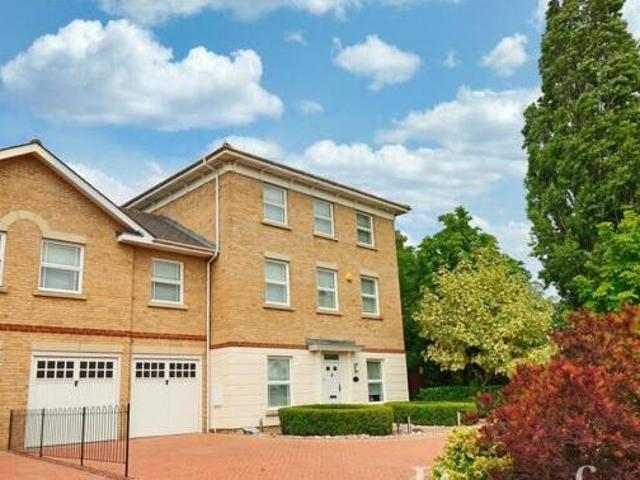 6 Bedroom Link Detached House For Sale In Flitch Green