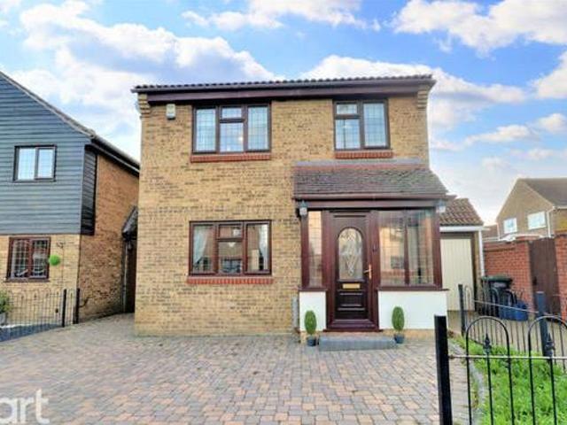 6 bedroom link detached house for sale in Green Lane LeighOnSea SS9