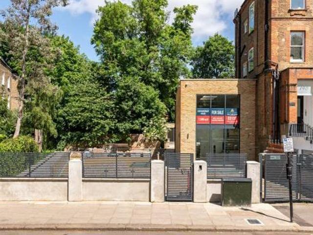 6 Bedroom Link Detached House For Sale In London