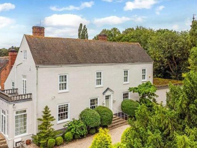 6 Bedroom Link Detached House For Sale In Nuneaton, Warwickshire