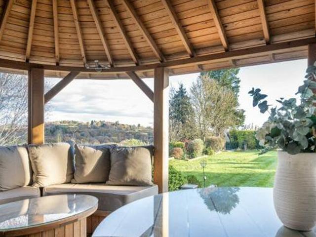 6 Bedroom Link Detached House For Sale In Petworth, West Sussex