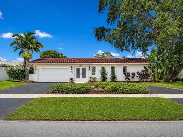 6 bedroom luxury Villa for rent in Hollywood, Florida