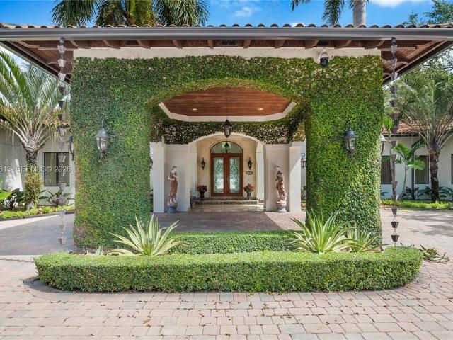 6 bedroom luxury Villa for rent in Pinecrest, Florida