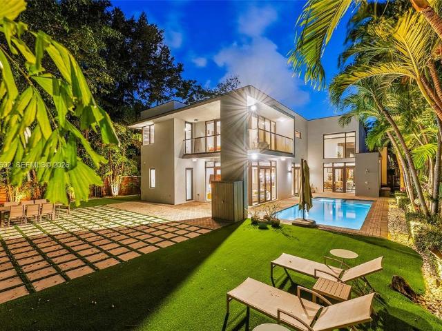 6 bedroom luxury Villa for rent in South Miami, Florida