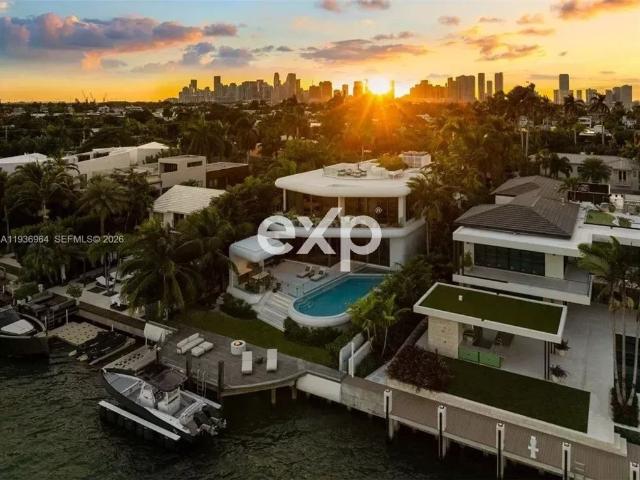 6 bedroom luxury Villa for sale in Miami Beach, Florida