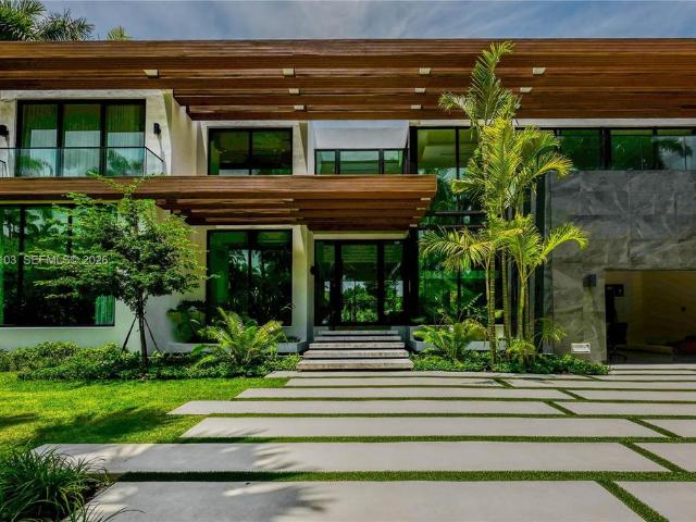 6 bedroom luxury Villa for sale in Miami Beach, Florida