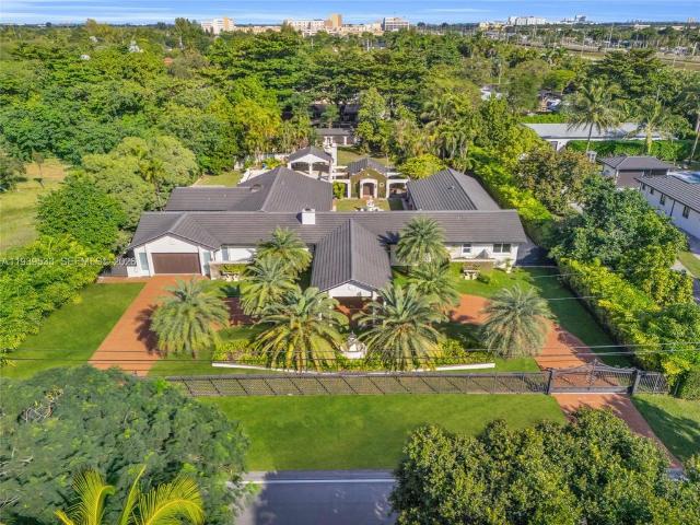 6 bedroom luxury Villa for sale in Miami, Florida