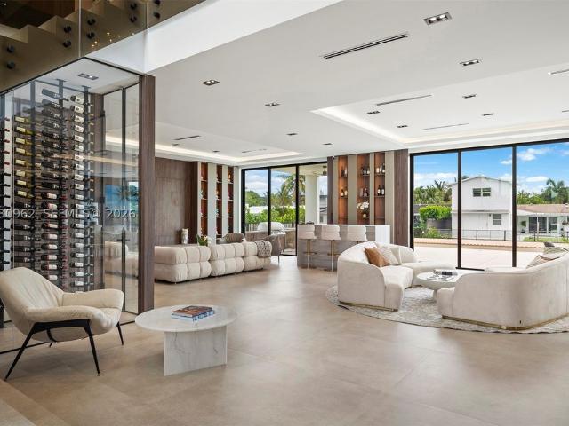 6 bedroom luxury Villa for sale in Miami, Florida