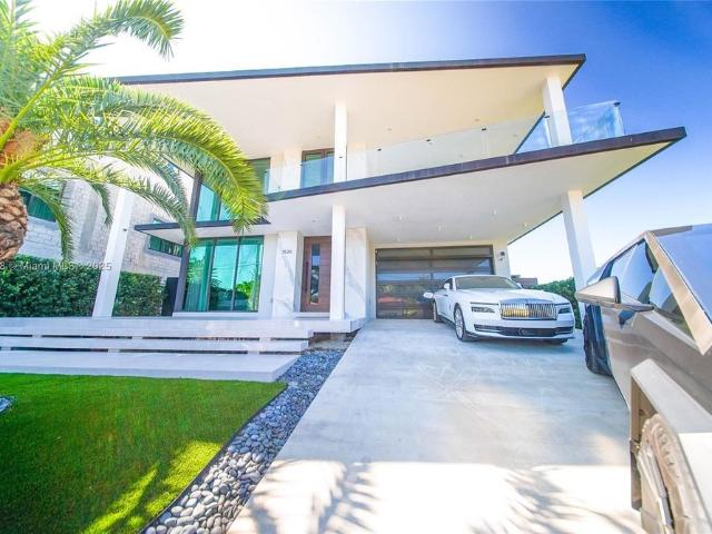 6 bedroom luxury Villa for sale in North Bay Village, Florida