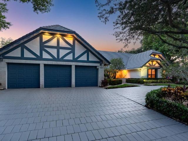 6 bedroom luxury Villa for sale in Coral Springs, Florida