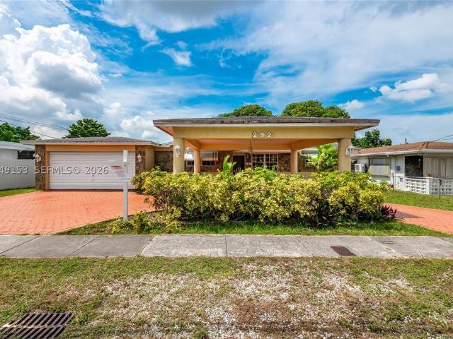 6 bedroom luxury Villa for sale in Hialeah, Florida