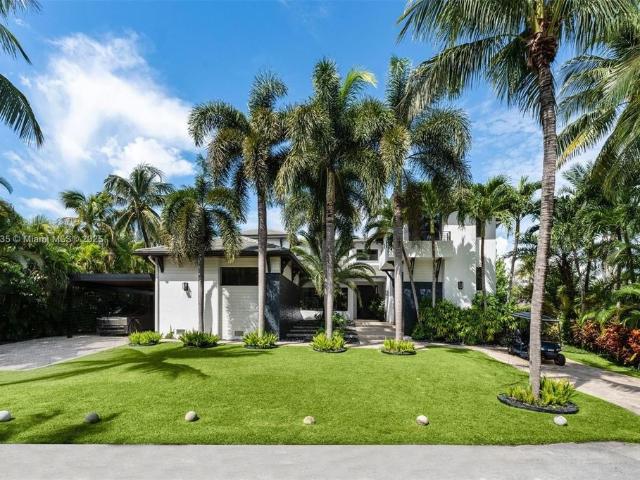 6 bedroom luxury Villa for sale in Key Biscayne, Florida
