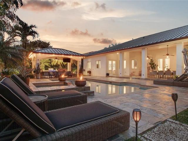 6 bedroom luxury Villa for sale in Palmetto Bay, Florida
