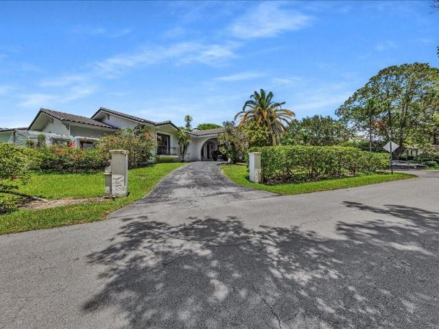 6 bedroom luxury Villa for sale in Pinecrest, Florida