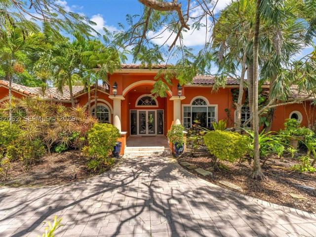 6 bedroom luxury Villa for sale in Pinecrest, Florida