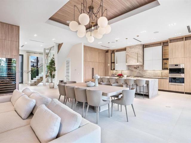 6 bedroom luxury Villa for sale in Surfside, United States