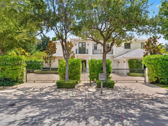 6 bedroom luxury Villa for sale in South Miami, Florida
