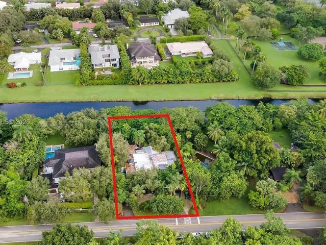 6 bedroom luxury Villa for sale in South Miami, Florida