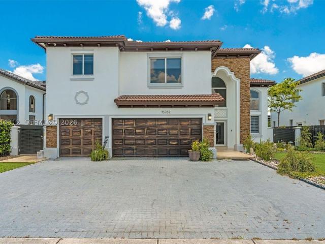 6 bedroom luxury Villa for sale in South Miami Heights, Florida