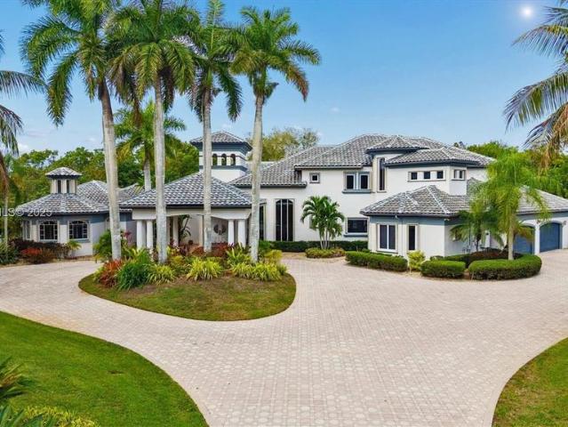6 bedroom luxury Villa for sale in Weston, Florida