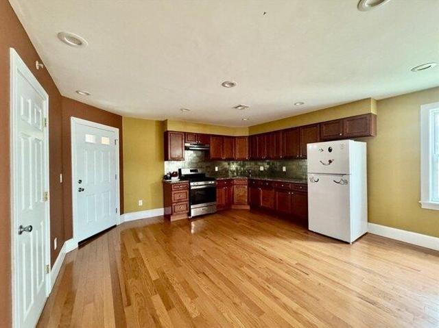 6 bedroom, Lynn MA 01905 102709151