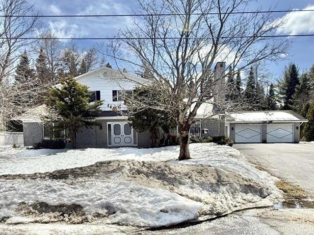 6 bedroom, Madawaska ME 04756 102026386