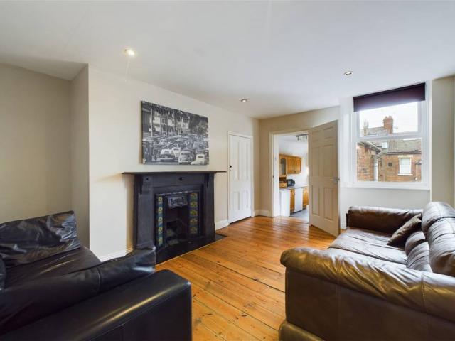 6 Bedroom Maisonette