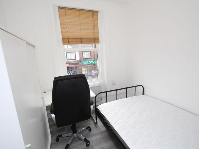 6 bedroom maisonette to rent