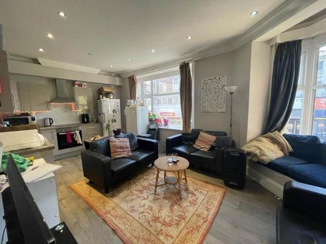 6 bedroom maisonette to rent