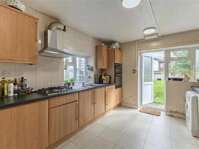 6 bedroom maisonette to rent