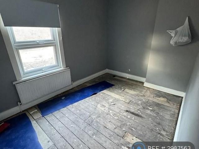 6 bedroom maisonette to rent