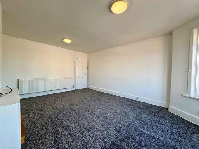 6 bedroom maisonette to rent