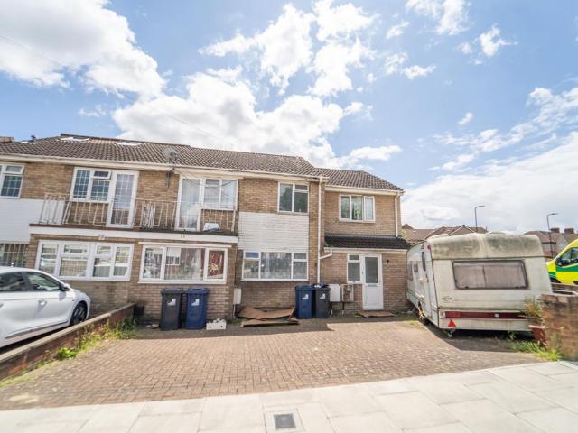 6 bedroom maisonette for sale