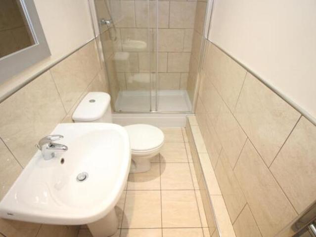 6 bedroom maisonette for rent in Holmwood Grove, Jesmond, Newcastle Upon Tyne, NE2