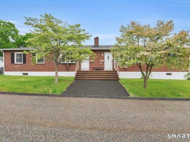 6 bedroom, Manchester CT 06040 102778292