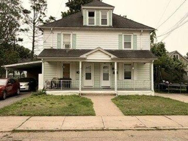 6 bedroom, Manchester CT 06040 104443779
