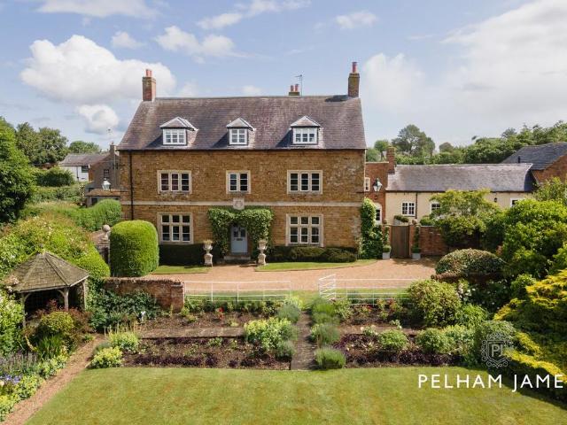 6 bedroom manor house for sale