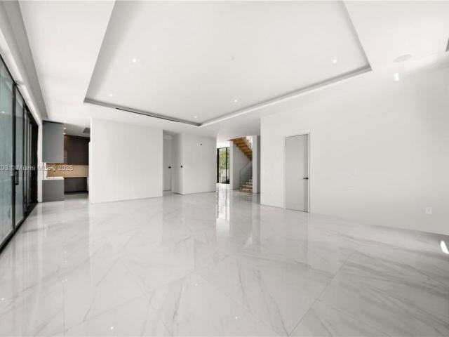 6 bedroom, Miami Beach FL FL 33140 LS101828705