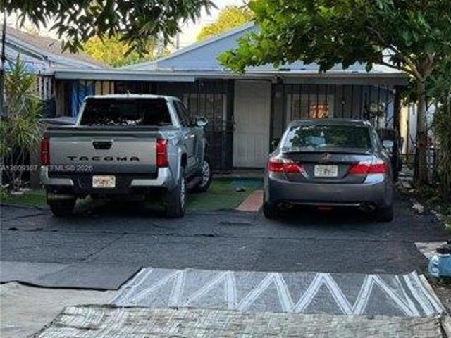 6 bedroom, Miami FL 33127 104898525