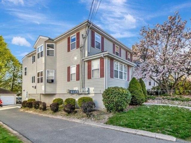 6 bedroom, Norwood MA 02062 LS102595048