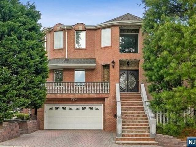 6 bedroom, New Milford NJ 07646 104608051
