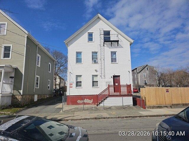 6 bedroom, New Bedford MA 02740 104831293