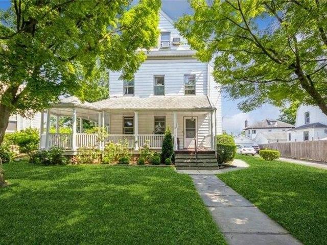 6 bedroom, New Rochelle NY 10805 88652084