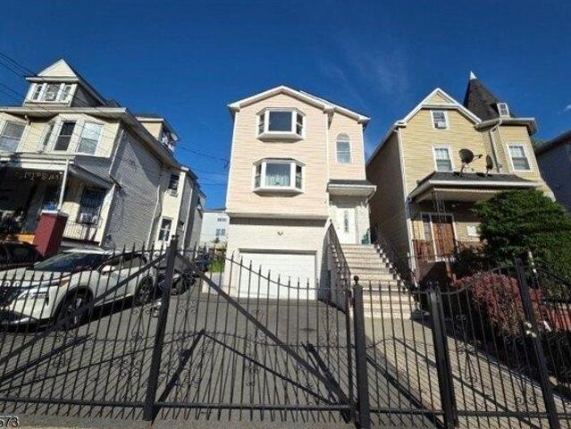 6 bedroom, Newark NJ 07104 104849470