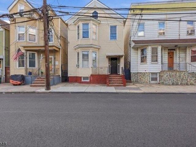 6 bedroom, Newark NJ 07105 102828100